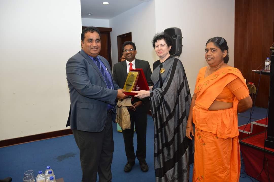 Prof S H Dodampahala, President SLCOG delivering the Key Note address ...